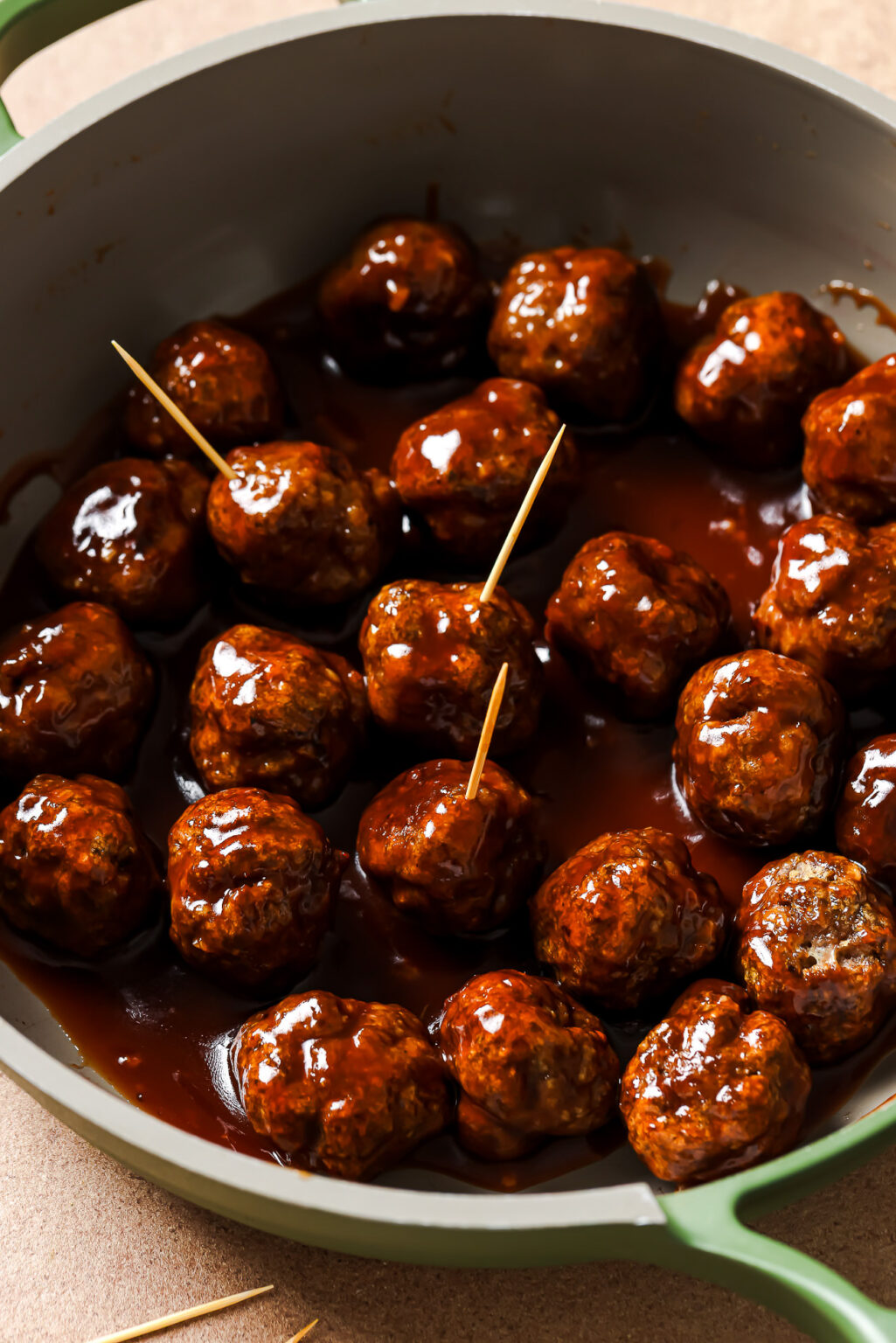 Cocktail Meatballs – Juicy Bites in a Sweet & Tangy Sauce!