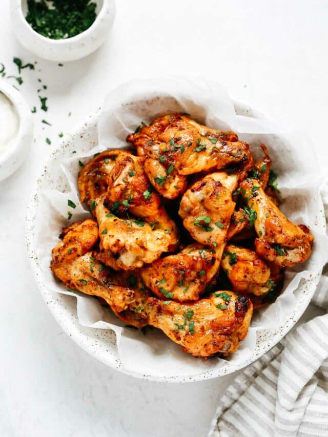 Crispy Baked Chicken Wings Recipe - Primavera Kitchen