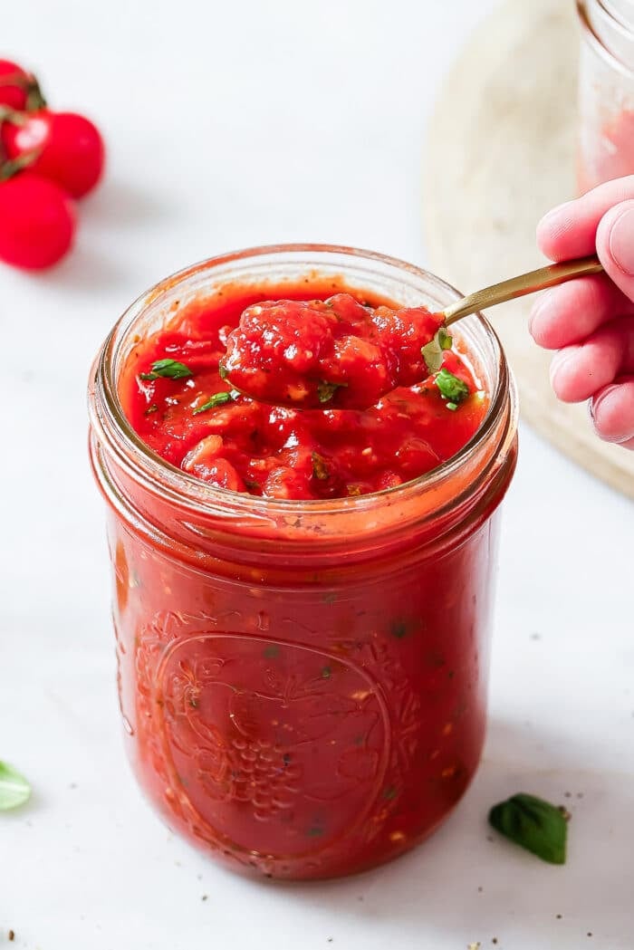 How to Make Tomato Sauce – Simple & Bursting with Flavor!