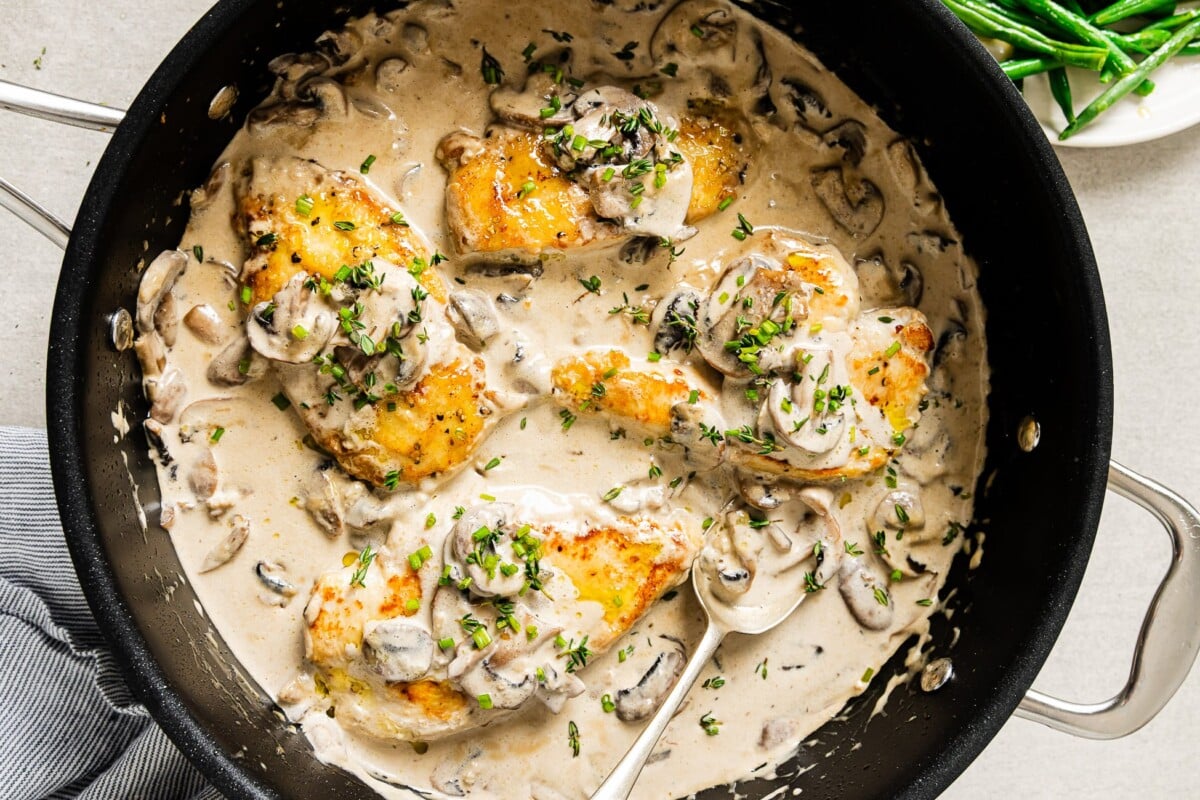 Creamy Mushroom Chicken - Ready in 30 Minutes!